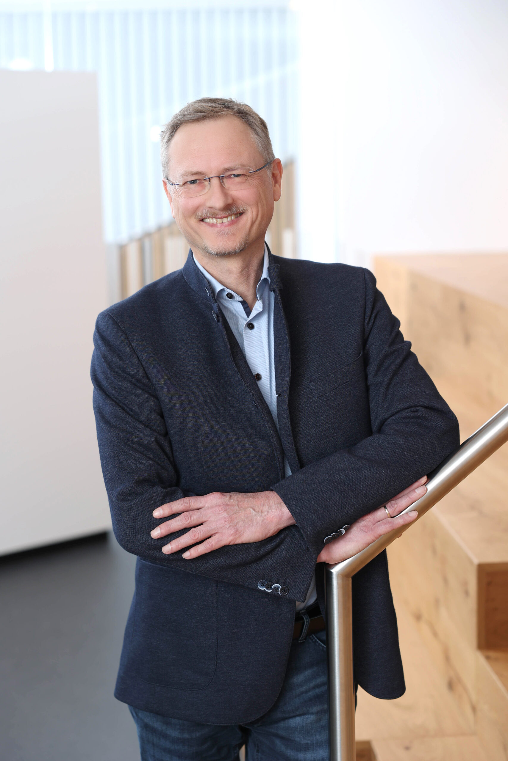 Dr. Volker Becker - MUTIG Magazin | online